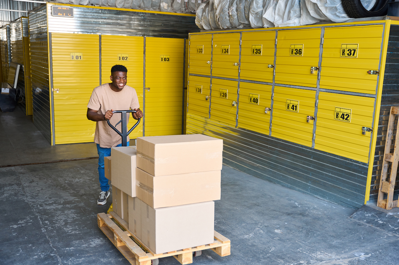 Smart Tips for Moving Items in and out of a Self-Storage Unit - Awe.some